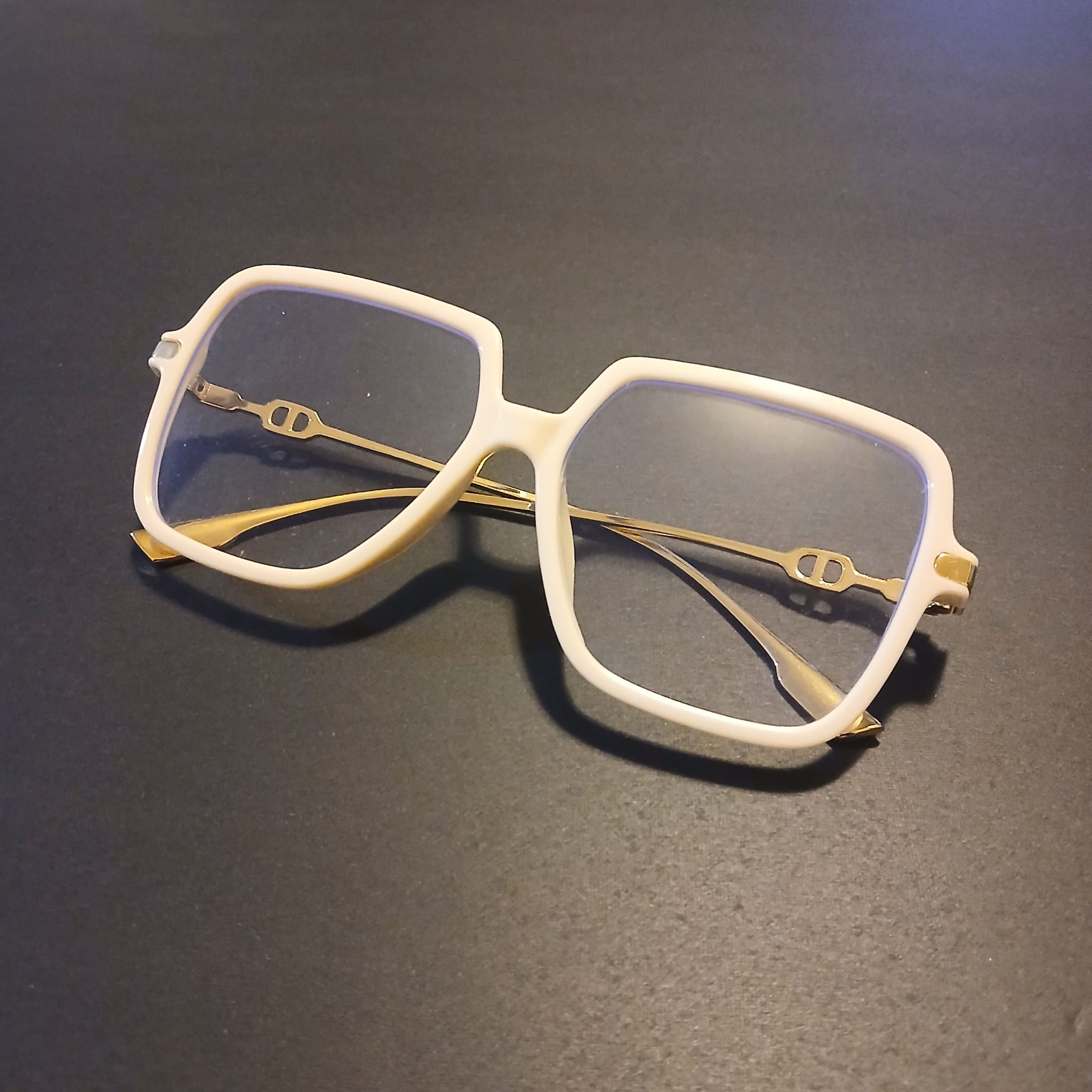 Thin Cream White Squares with Gold Details – WeConnect Marketplace